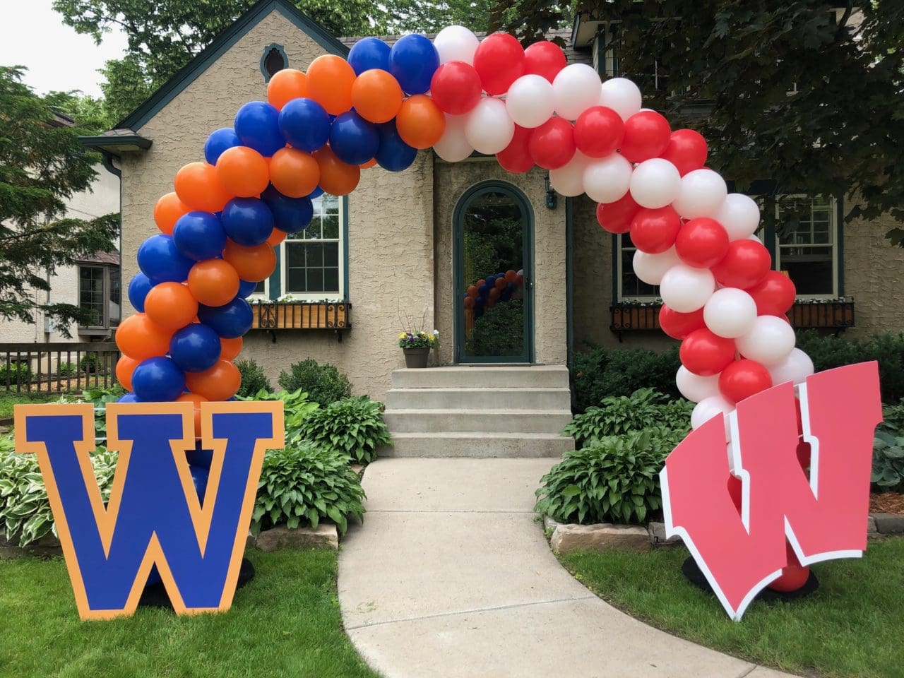 Arches | Andon Balloons and Signs